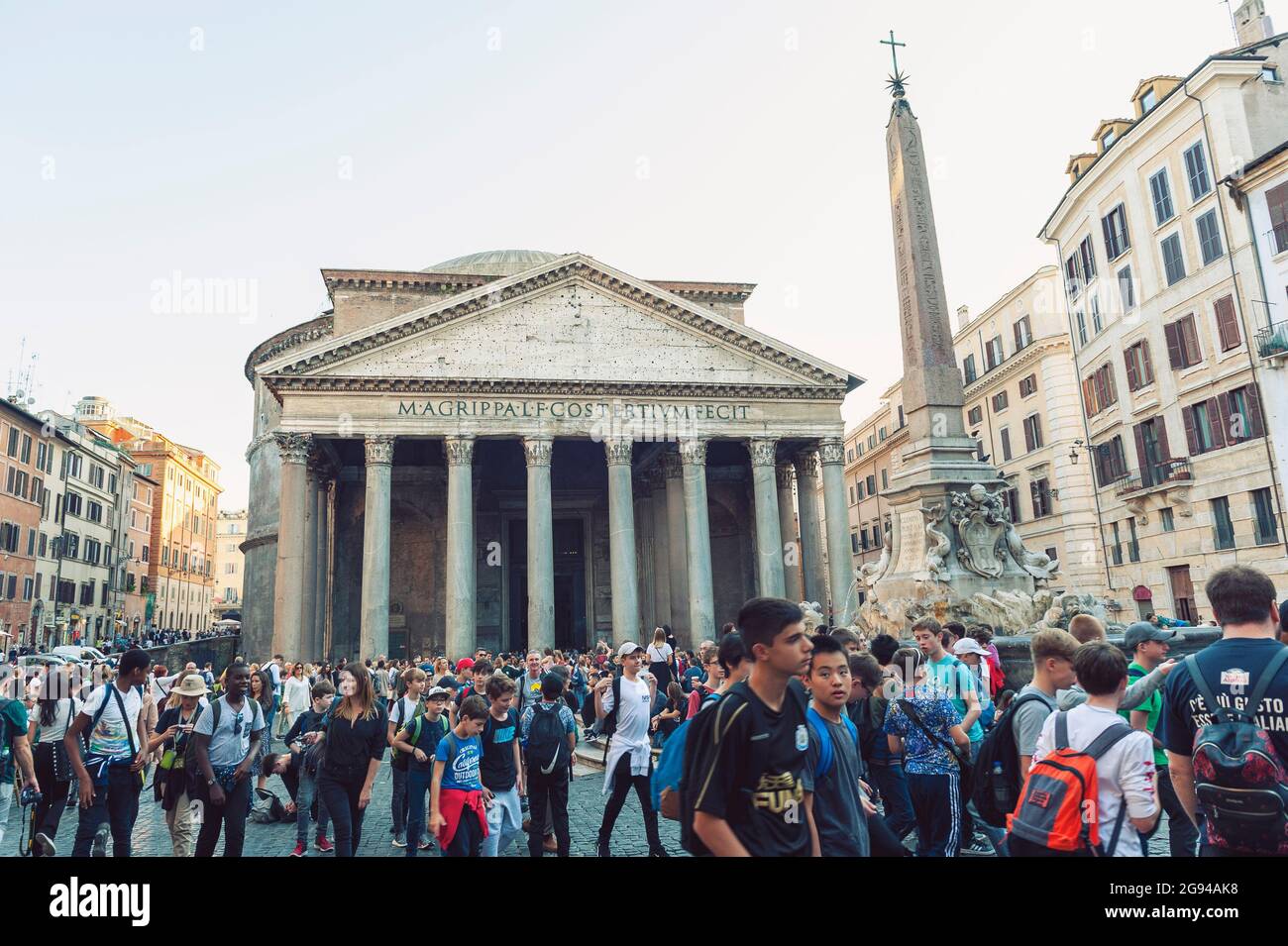 A large crowd of tourist visiting the Pantheon, ancient Roman temple ...