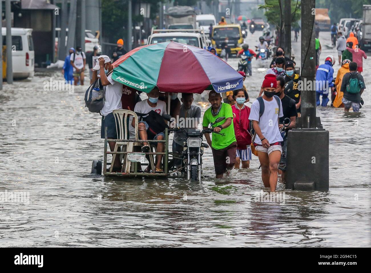 Rains manila flood hi-res stock photography and images - Alamy