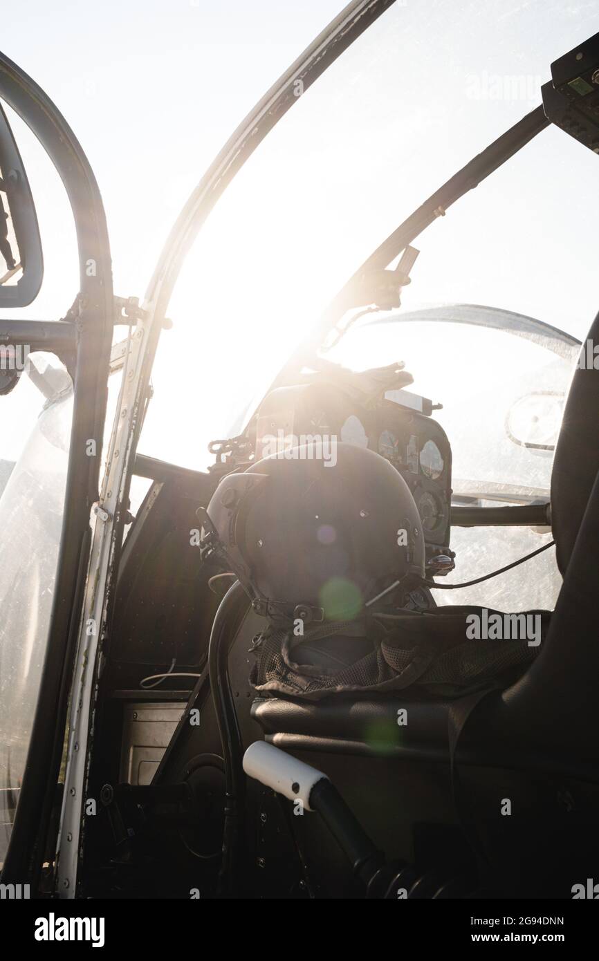 Inside a helicopter hi-res stock photography and images - Alamy