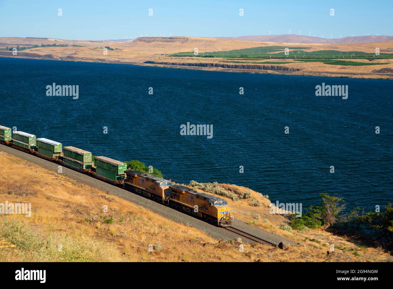 Train along Columbia River from Jones Canyon Viewpoint on Interstate 84 ...