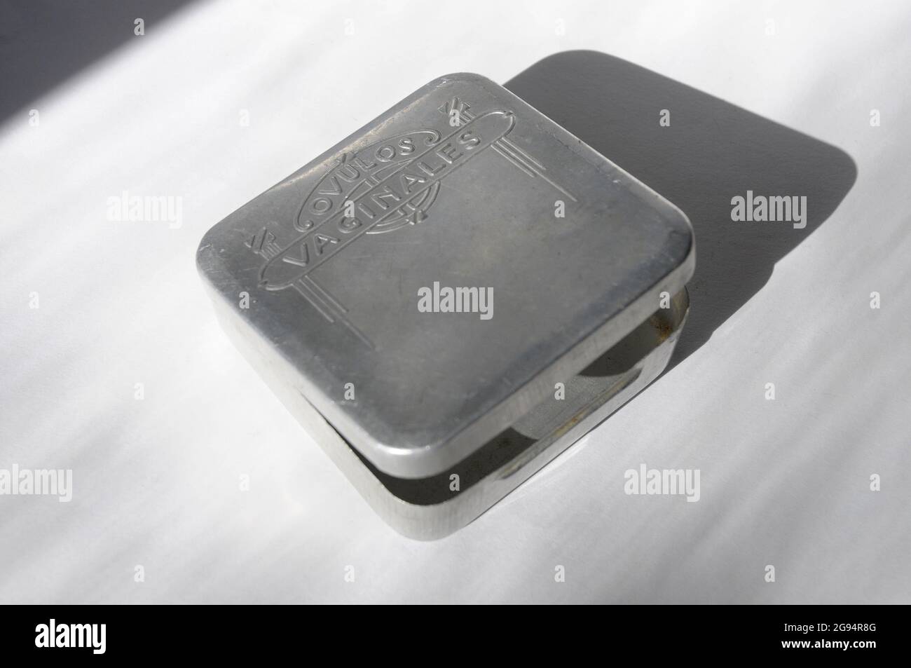 Aluminum box, vaginal ovules box, old medicine, ovules, vaginal ovules ...