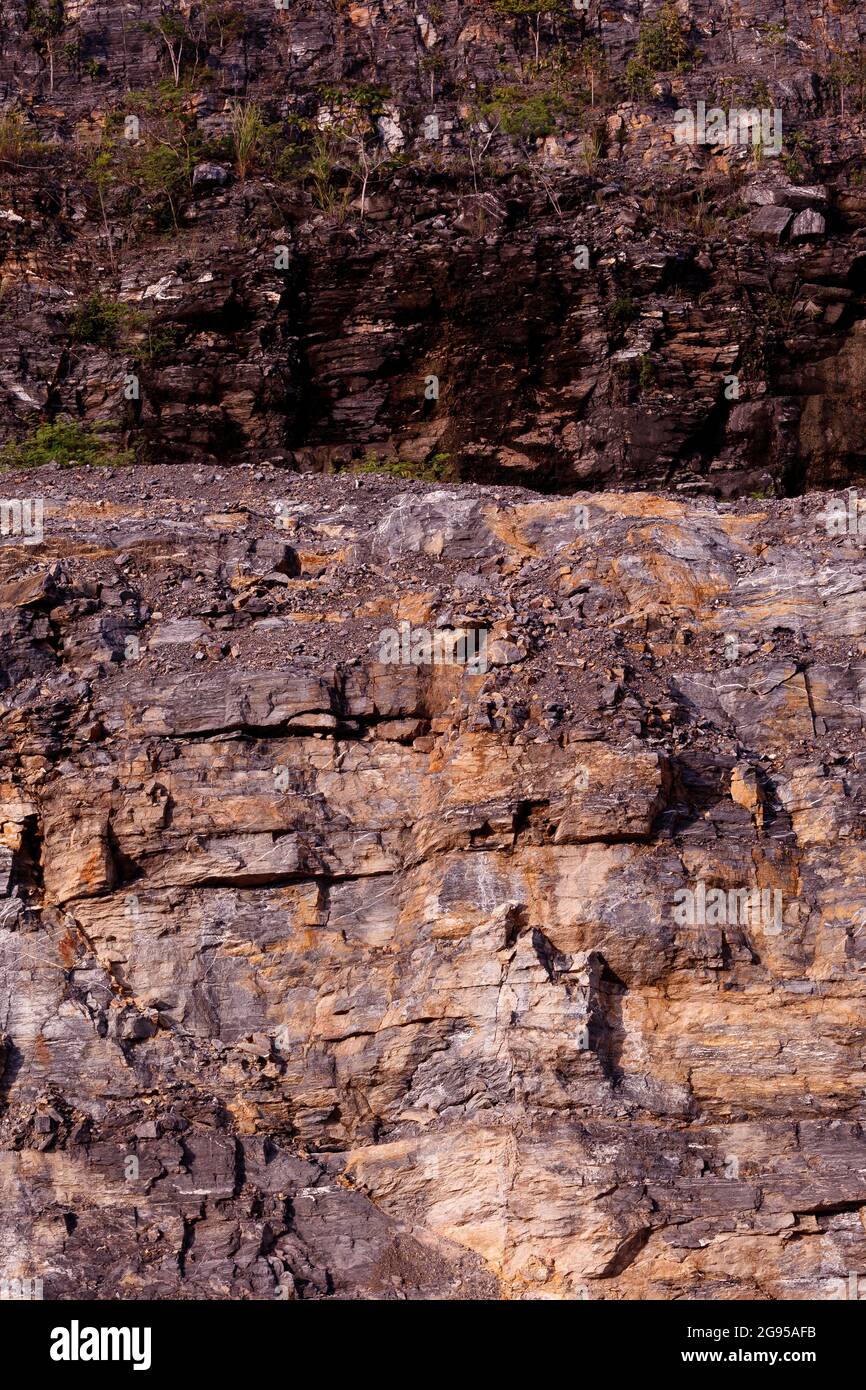 Layers of stone hi-res stock photography and images - Alamy