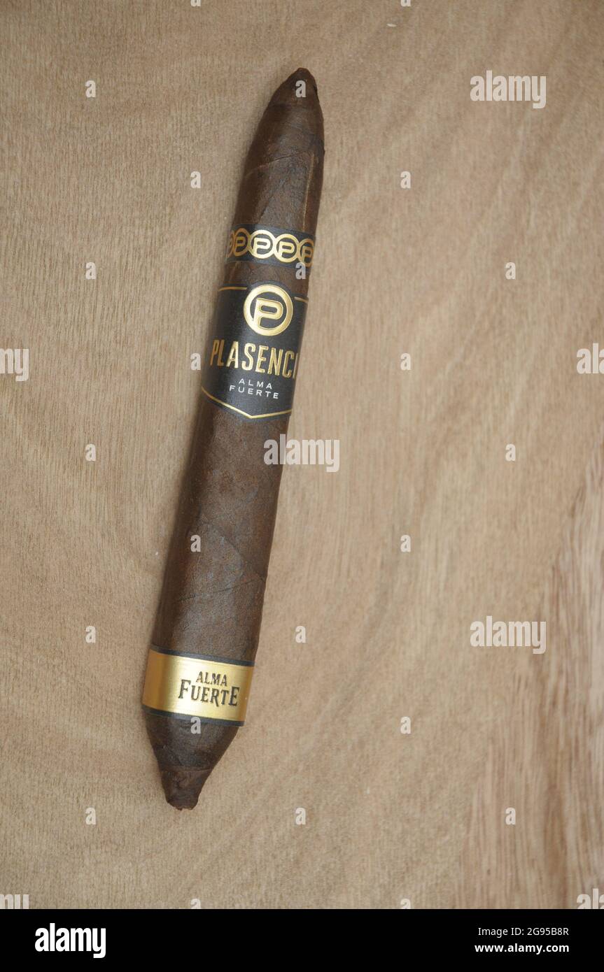 expensive cigars, luxury cigars, cigars, habano cigars, nicaragua ...