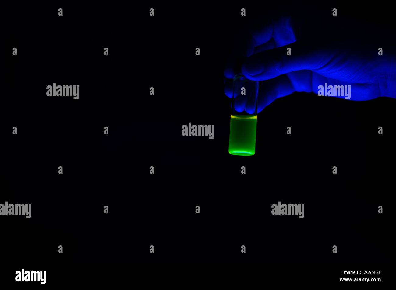 Fluorescence chemical hi-res stock photography and images - Alamy