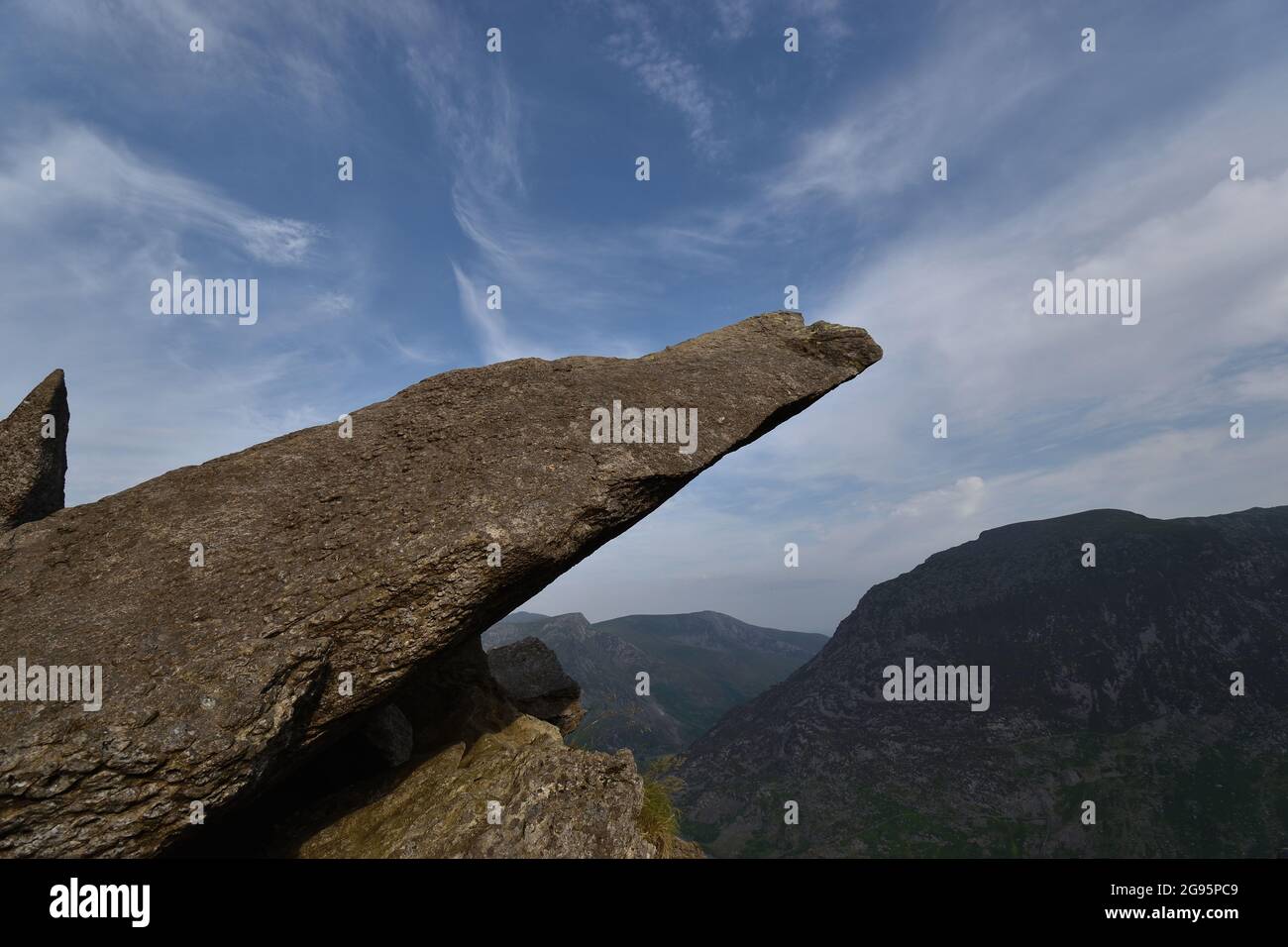 Cannon Stone located on the North Ridge route of Tryfan Stock Photo - Alamy