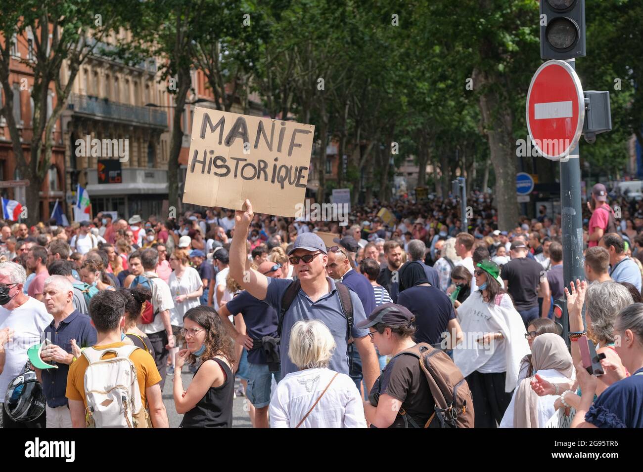 Manif anti pass hi-res stock photography and images - Alamy
