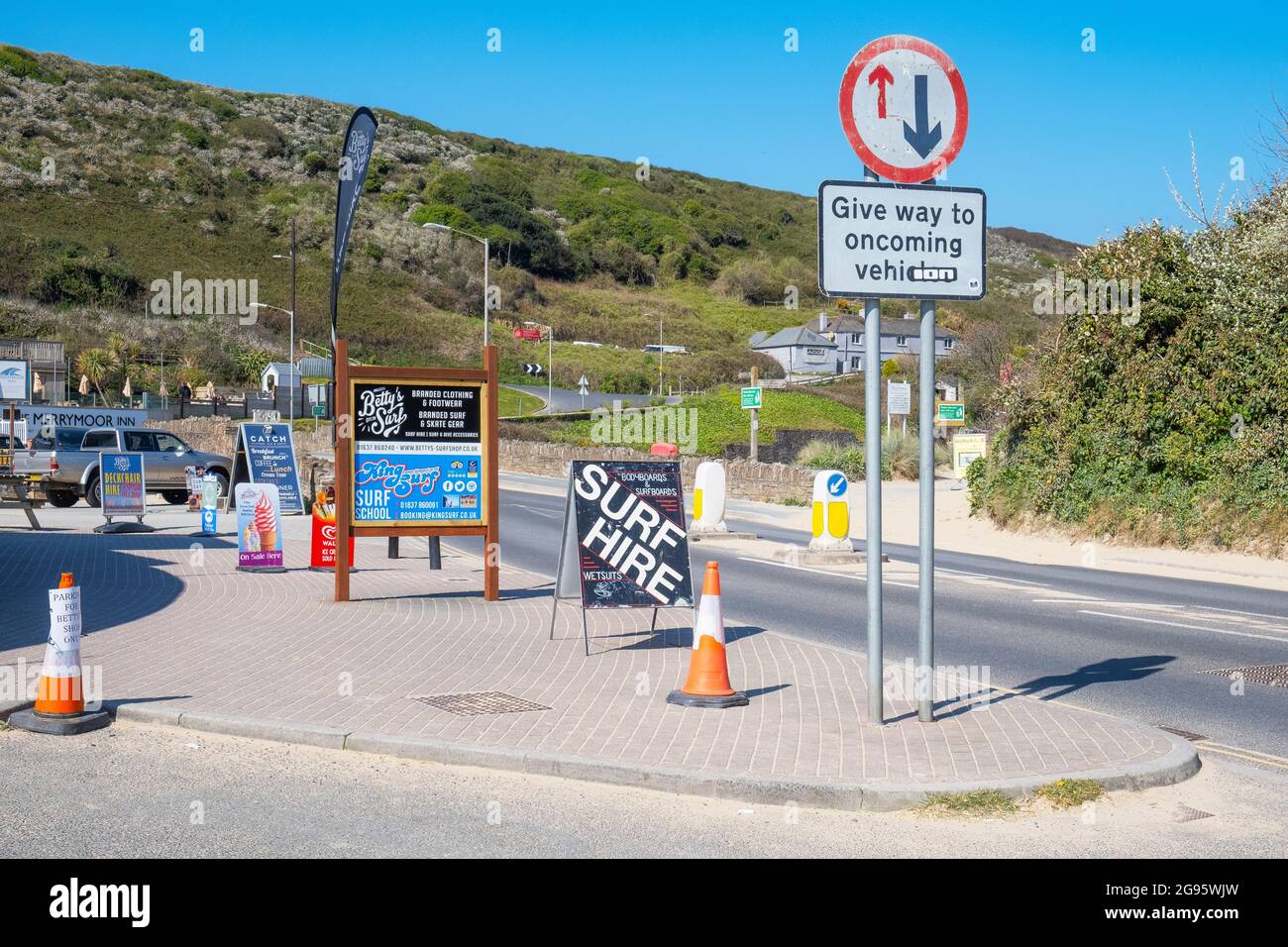 Cornwall road signs hi-res stock photography and images - Alamy
