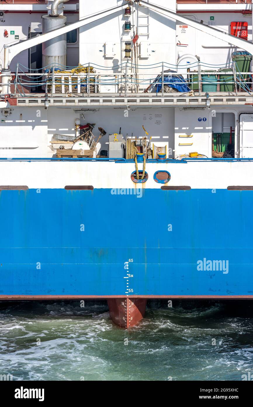 Cargo ship, hull, detail hi-res stock photography and images - Alamy