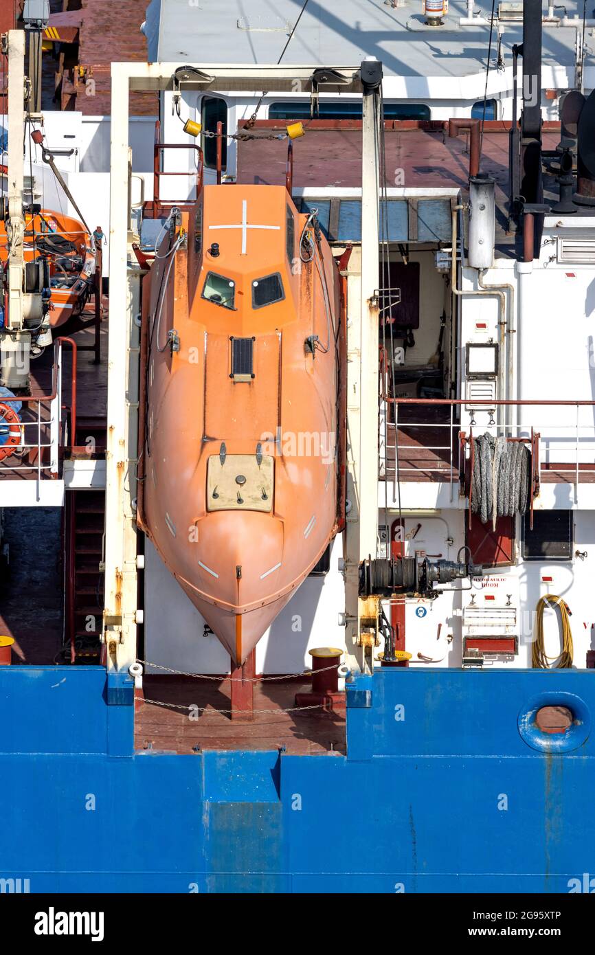 Evacuation boat hi-res stock photography and images - Alamy