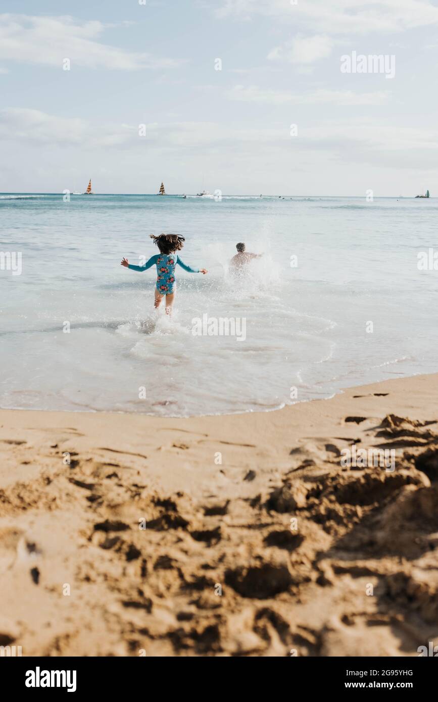 Swim run man hi-res stock photography and images - Alamy
