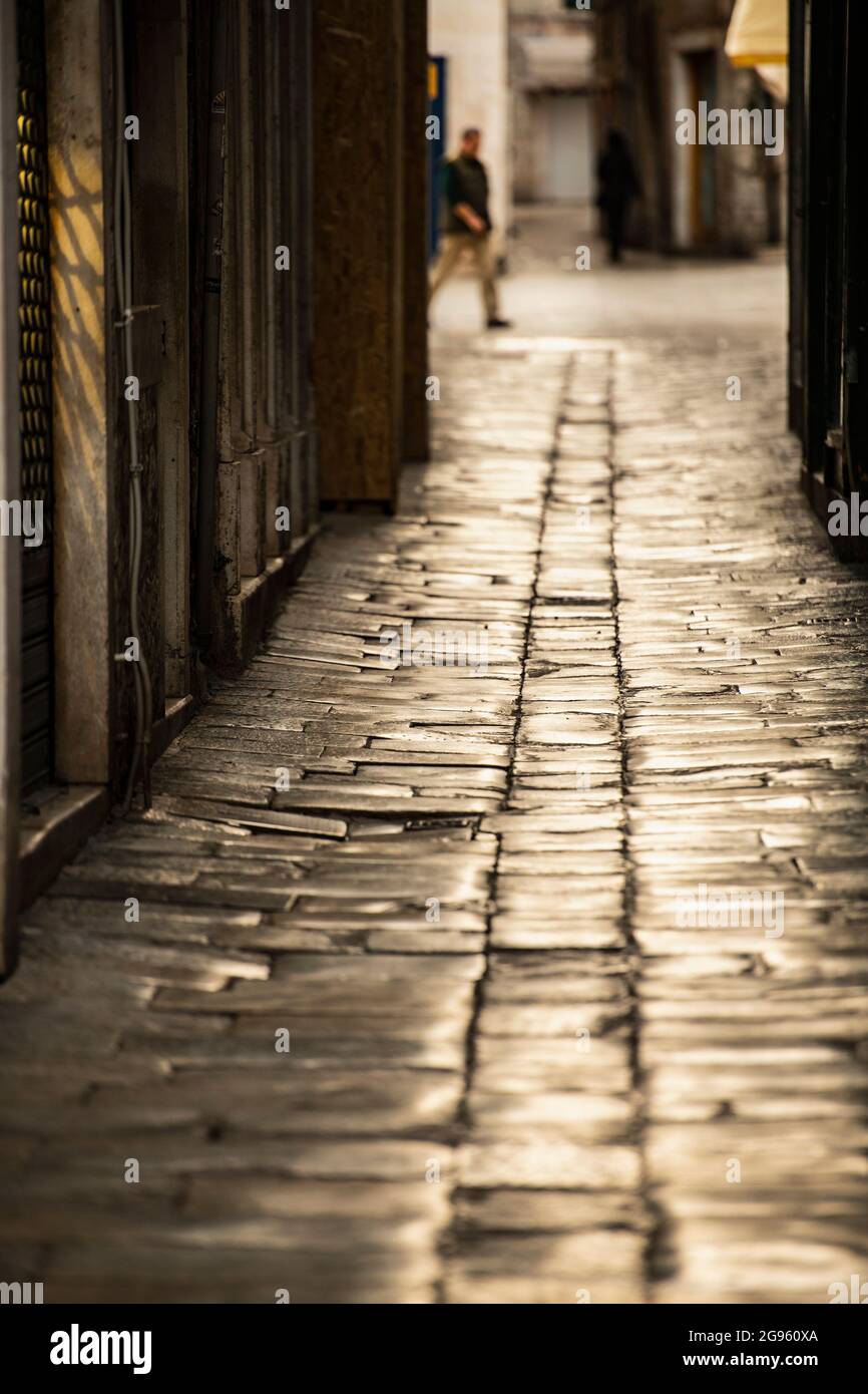 cobble stone alley in the city of Split Stock Photo - Alamy