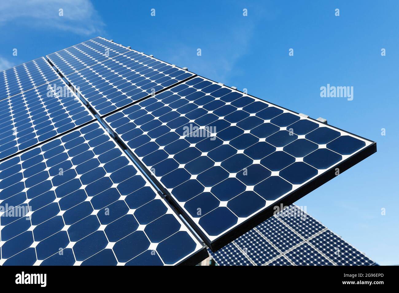 Monocrystalline solar panel hi-res stock photography and images - Alamy