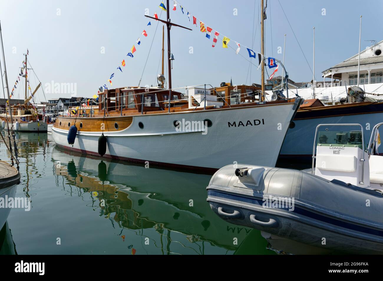 Wooden motor boat hi-res stock photography and images - Alamy