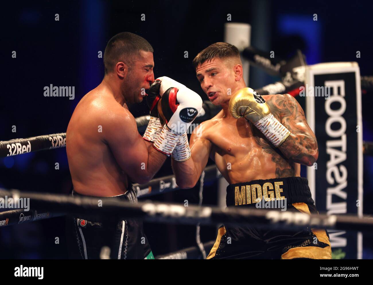 Michael Isaac Carrero (left) and Sam Noakes in the lightweight contest ...