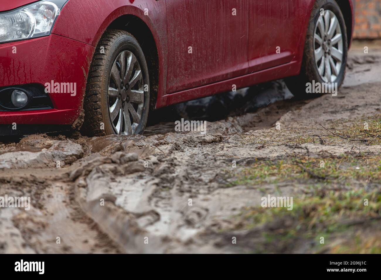 Mud puddle road hi-res stock photography and images - Alamy