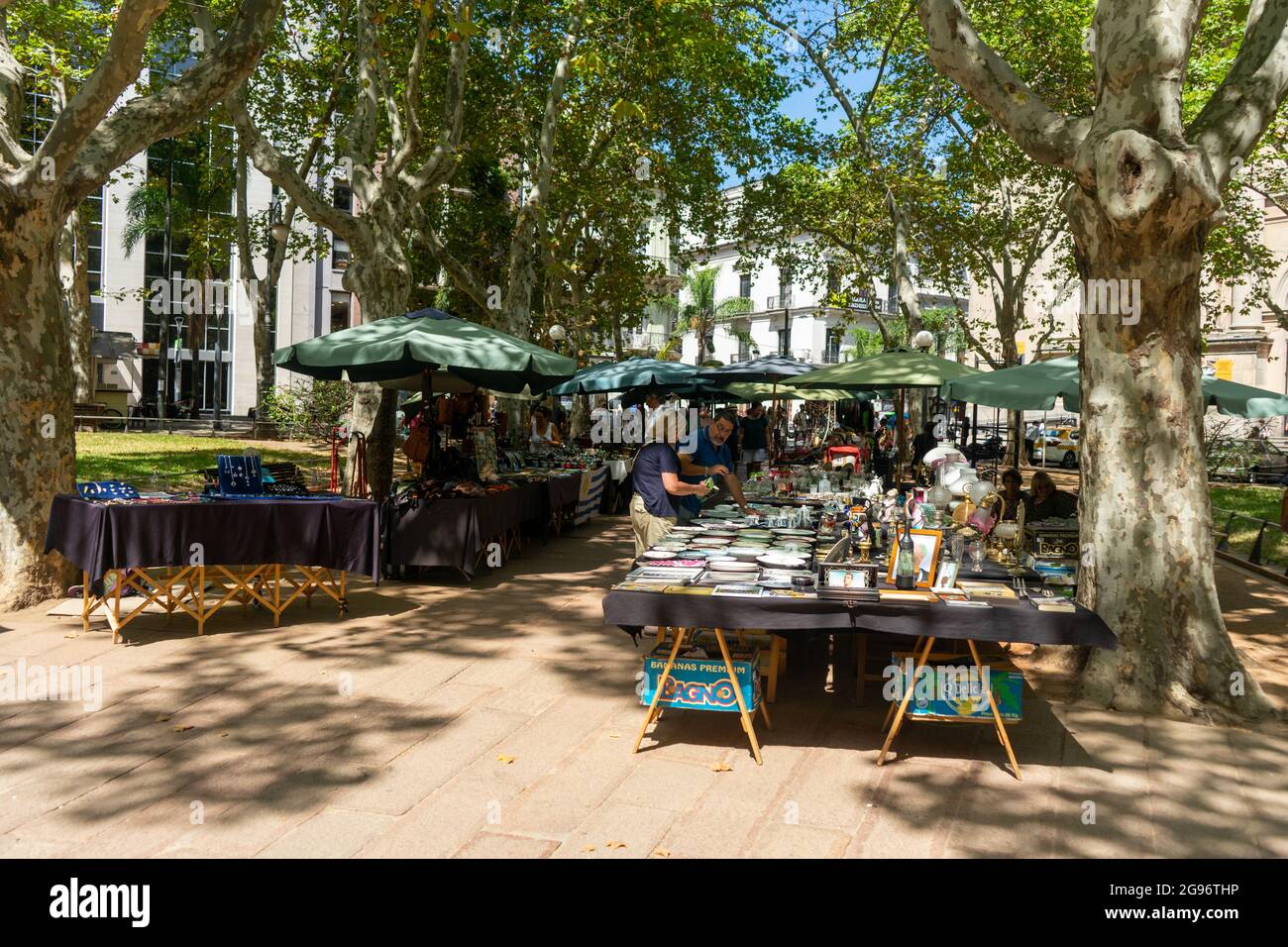 Constitution square market uruguay hi-res stock photography and images ...