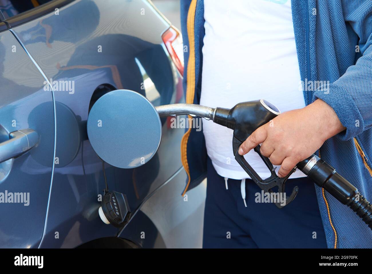 Refueling a car hi-res stock photography and images - Alamy
