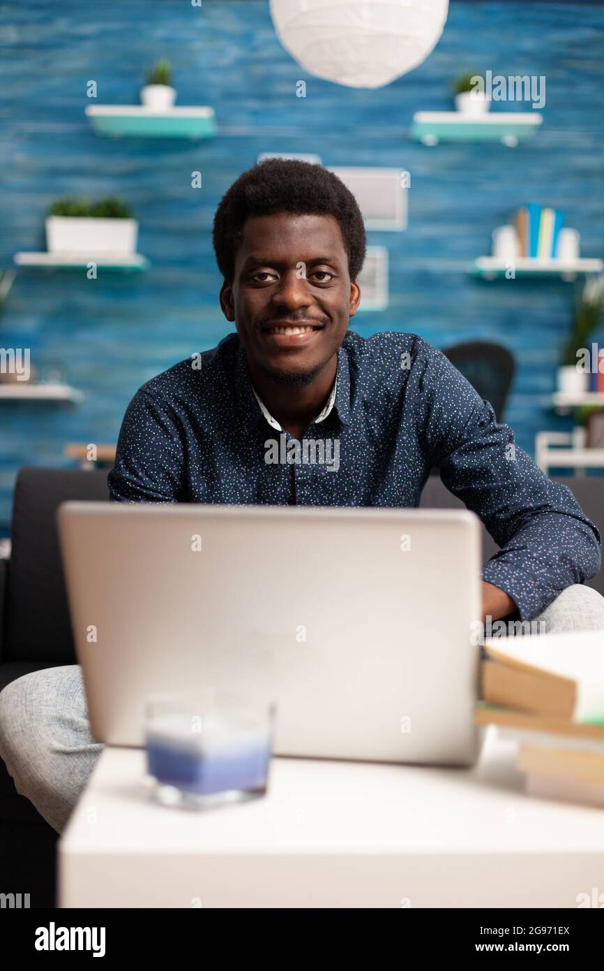 African american workshop training hi-res stock photography and images ...