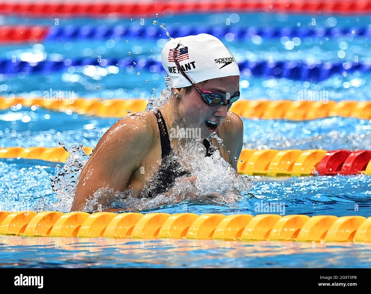 Womens 400m individual medley heats hi-res stock photography and images ...
