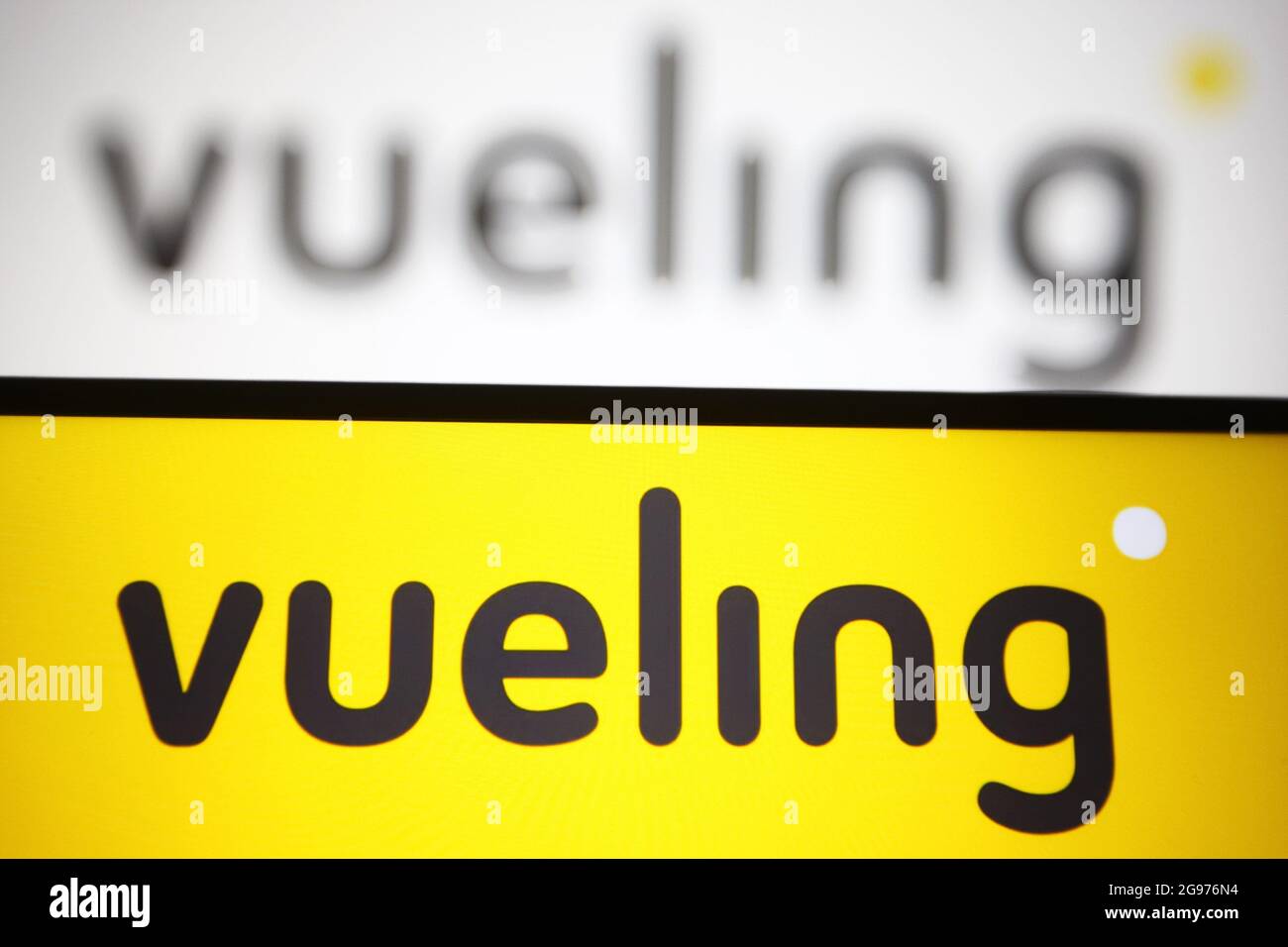 Vueling logo hi-res stock photography and images - Alamy