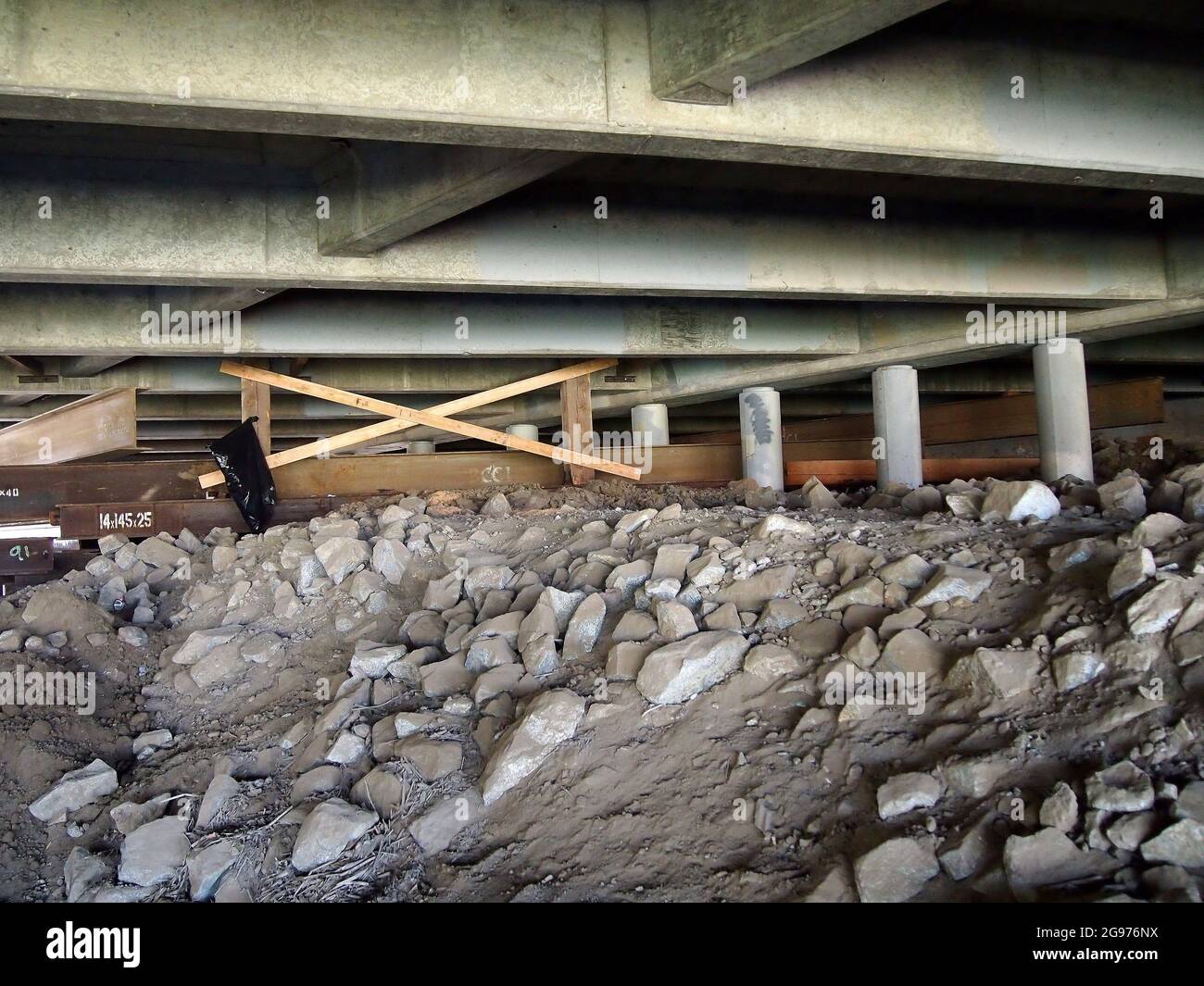 steel beams re-enforcement, infrastructure work under the I-880 freeway ...