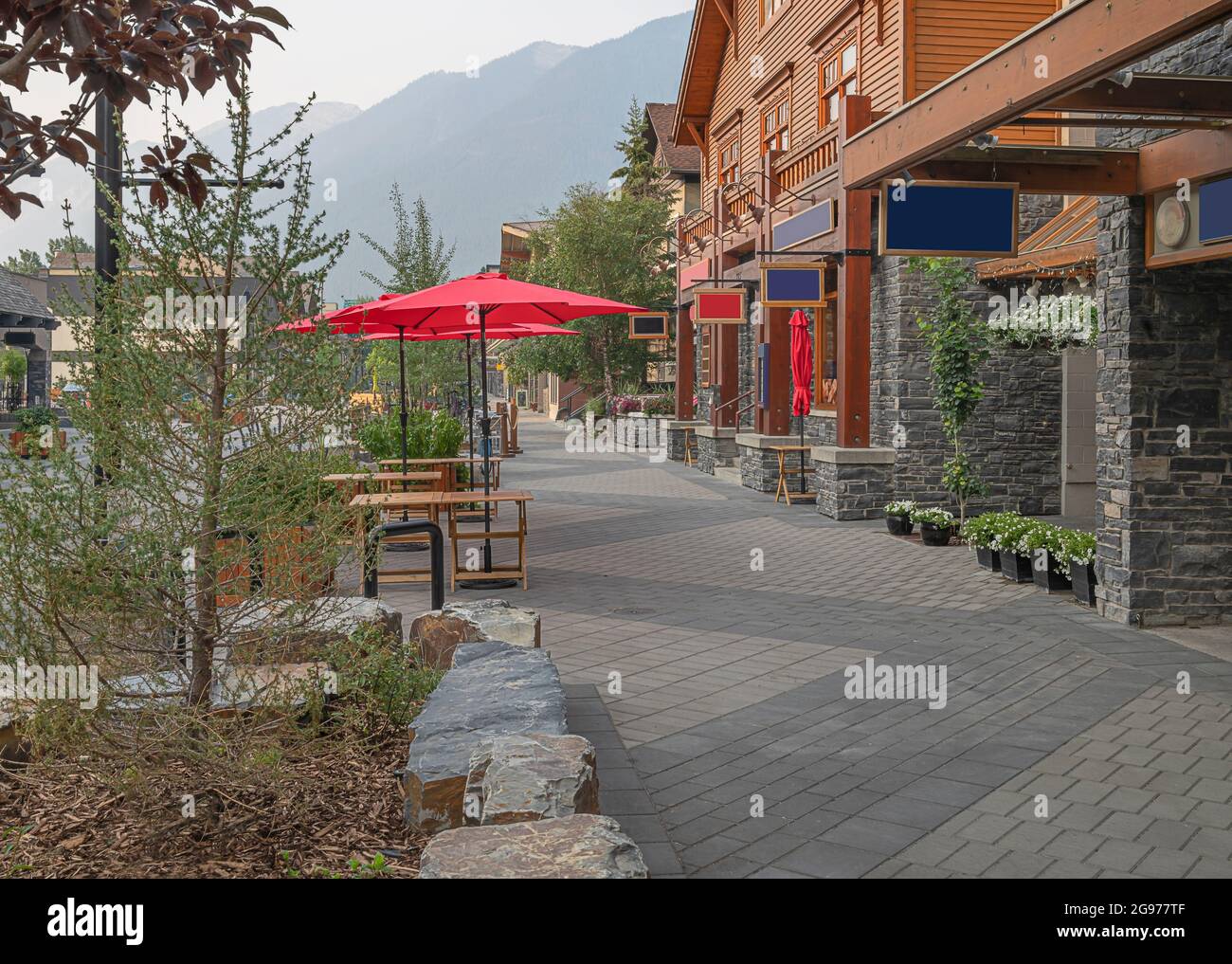 Bear Street in the town of Banff, Alberta, Canada Stock Photo - Alamy