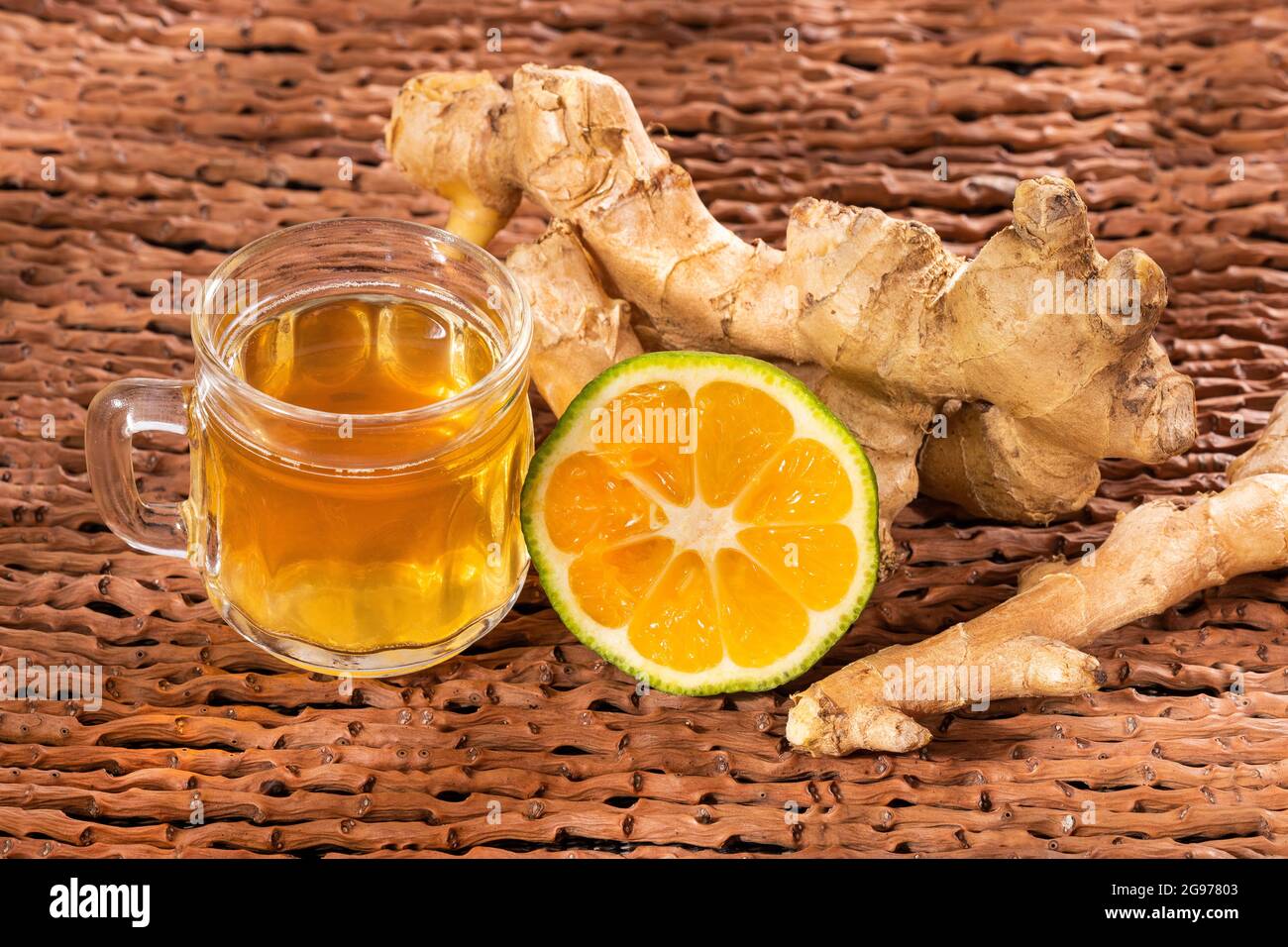 Ginger lemon root tea - Zingiber officinale Stock Photo - Alamy