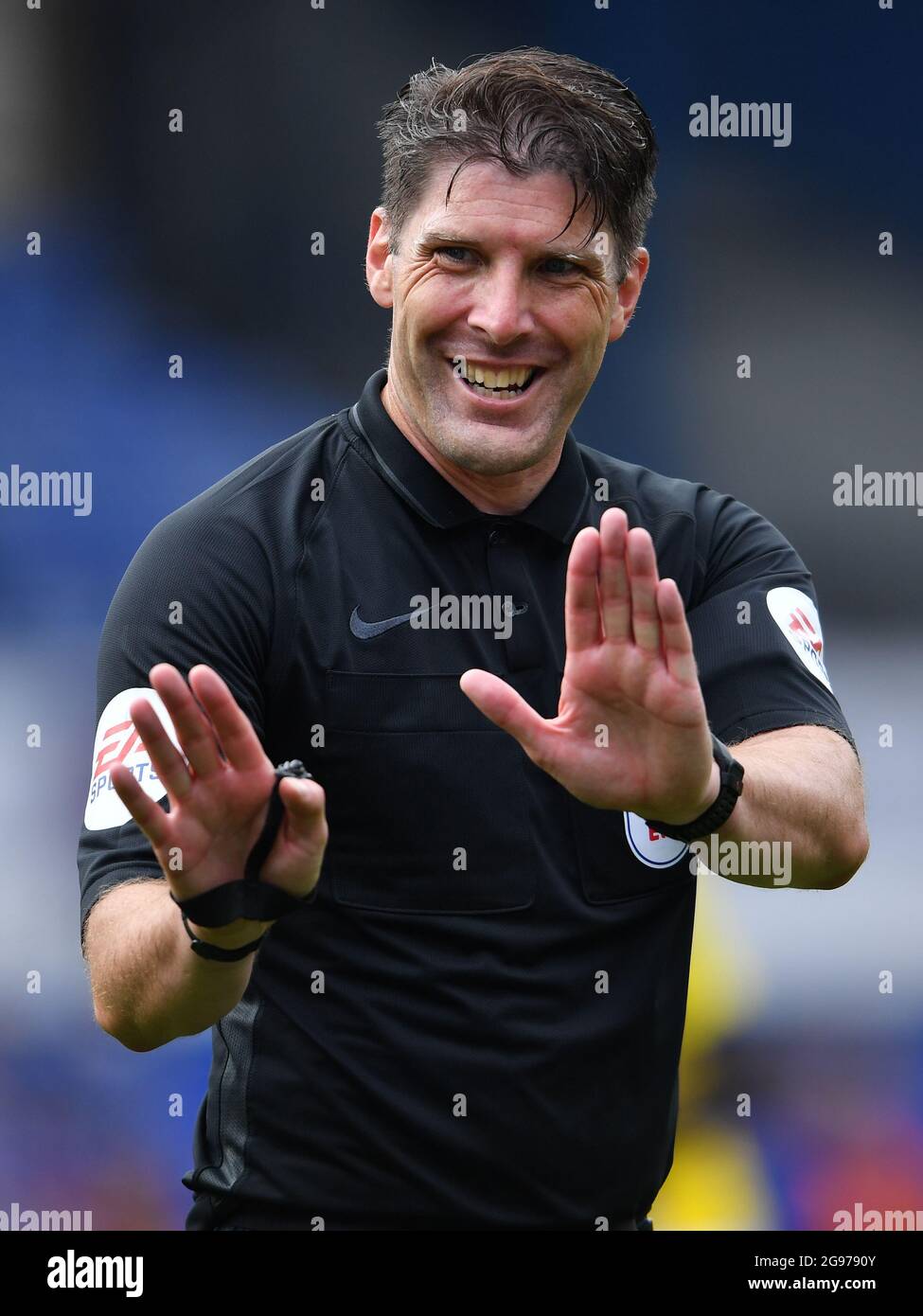 Referee neil hair hi-res stock photography and images - Alamy