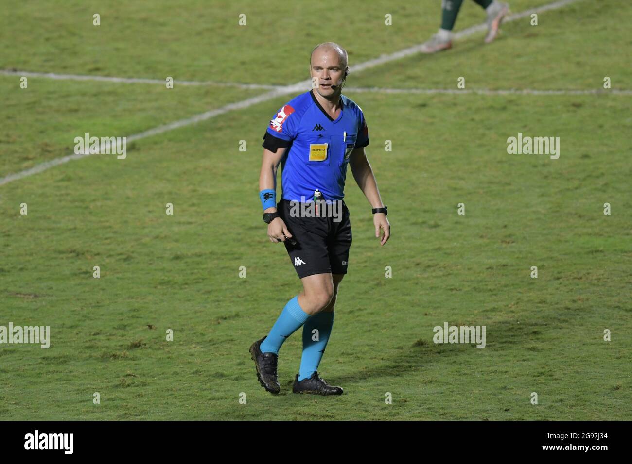 Referee dennis hi-res stock photography and images - Alamy