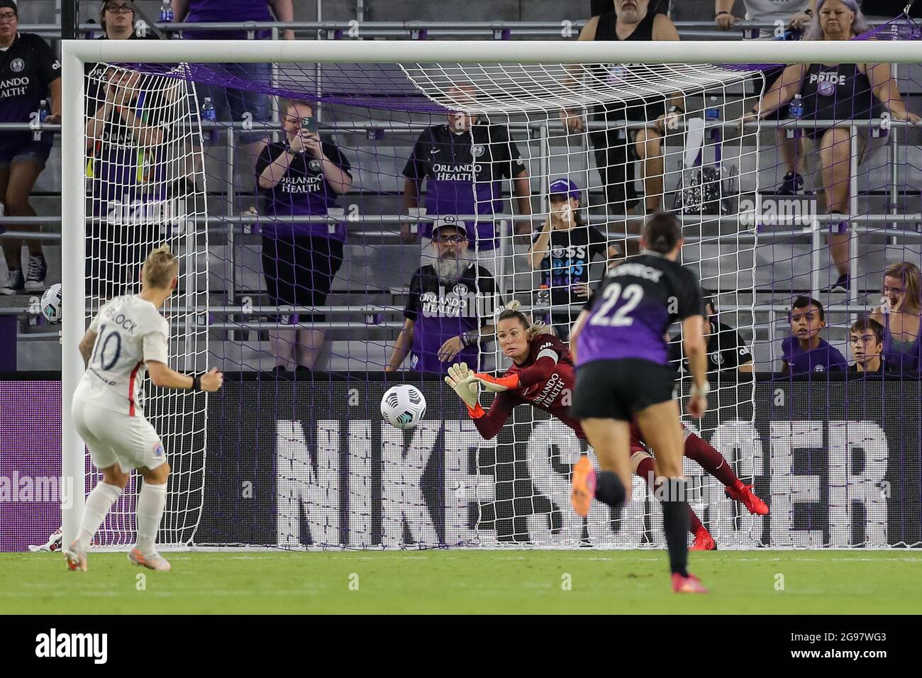 24 ashlyn harris hi-res stock photography and images - Alamy