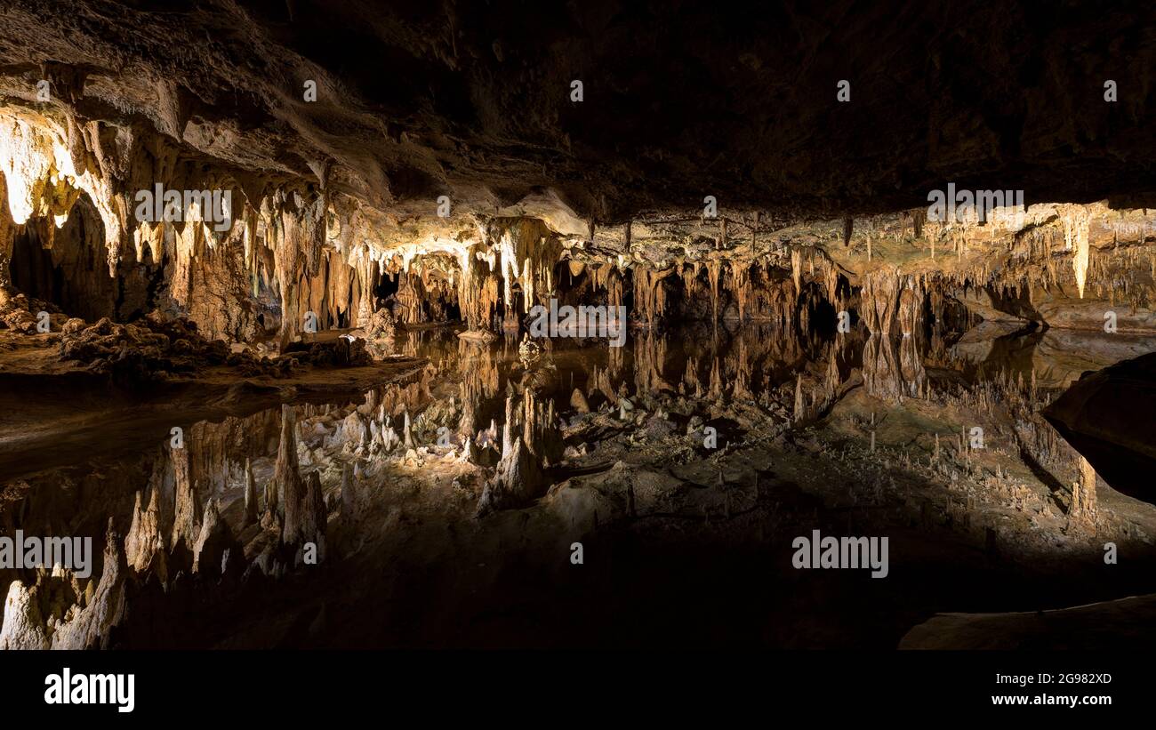 Lake inside the cave hi-res stock photography and images - Alamy