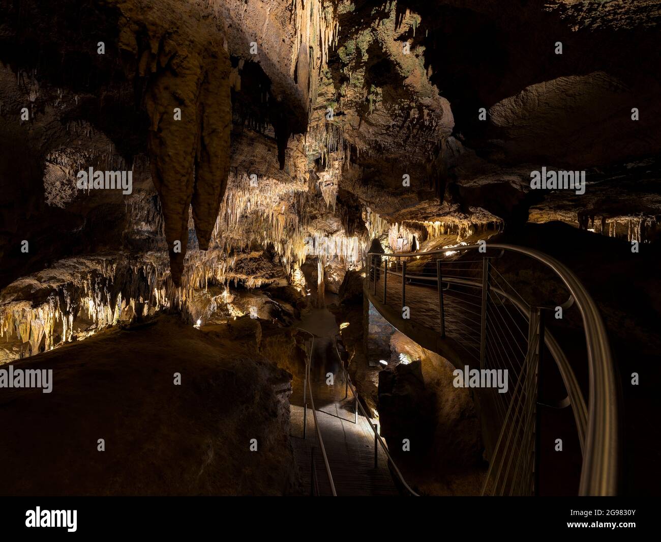 Woman in Skeleton Gorge, Luray Caverns, Virginia, USA Stock Photo - Alamy