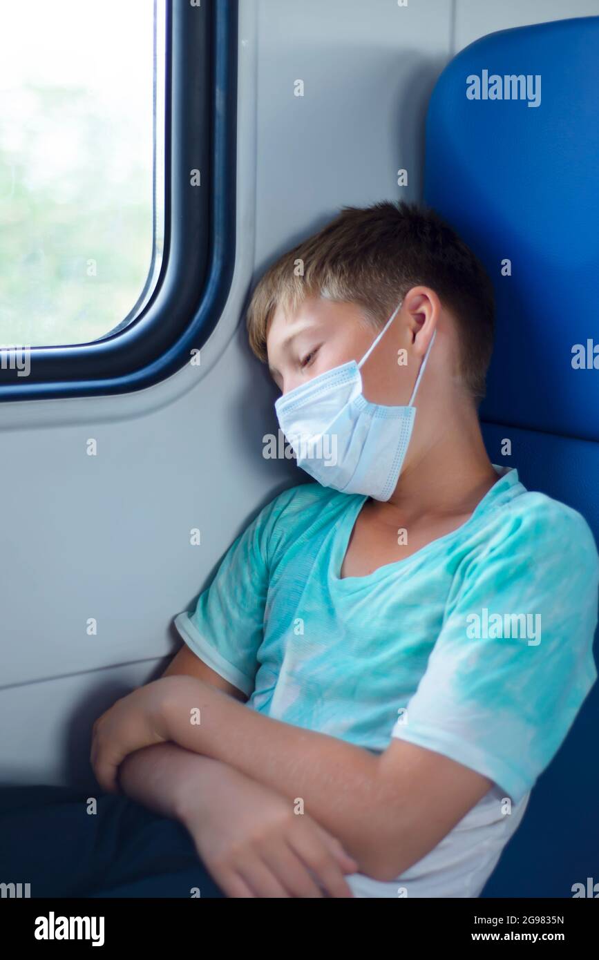 Children asleep and train hi-res stock photography and images - Alamy