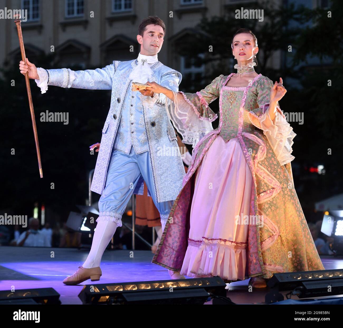 Krakow, Poland. 24th July, 2021. Artists in costumes performing on ...