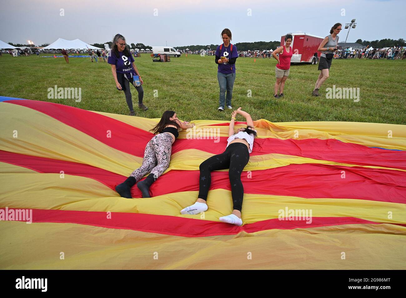 Inflated deflated balloon hi-res stock photography and images - Alamy