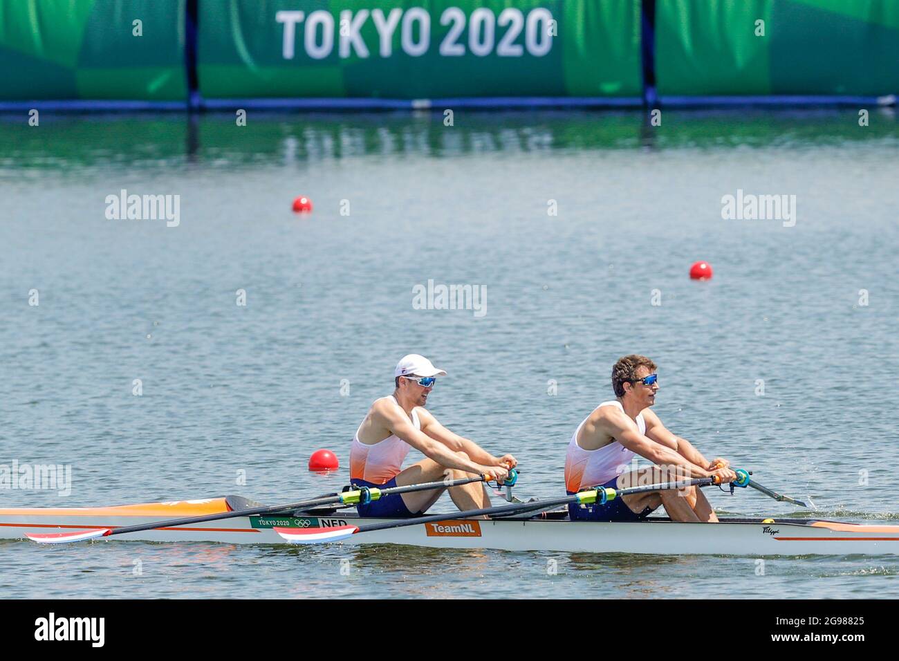 TOKYO, JAPAN - JULY 25: Melvin Twellaar and Stef Broenink of the ...