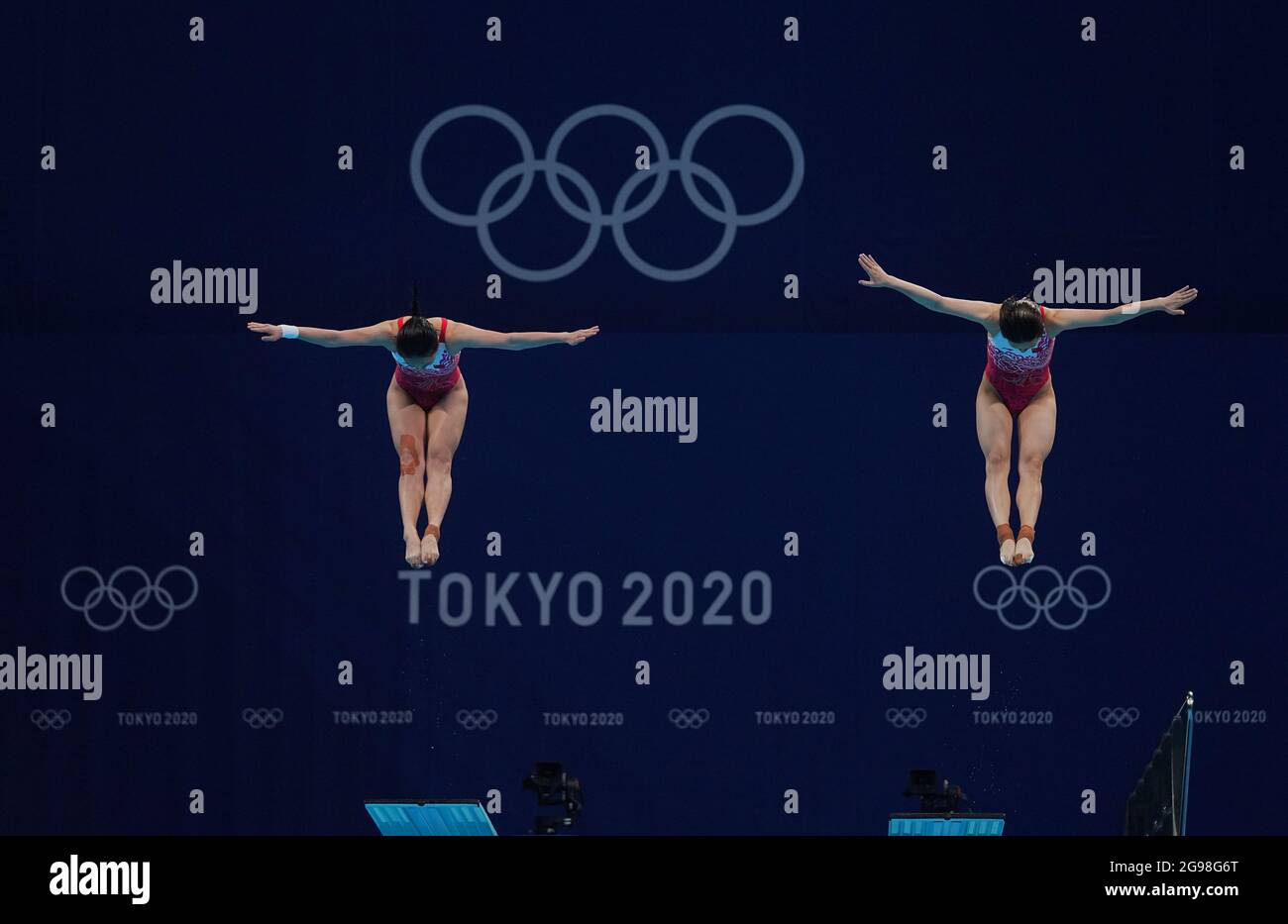 Tokyo, Japan. 25th July, 2021. Shi Tingmao (R) and Wang Han of China ...