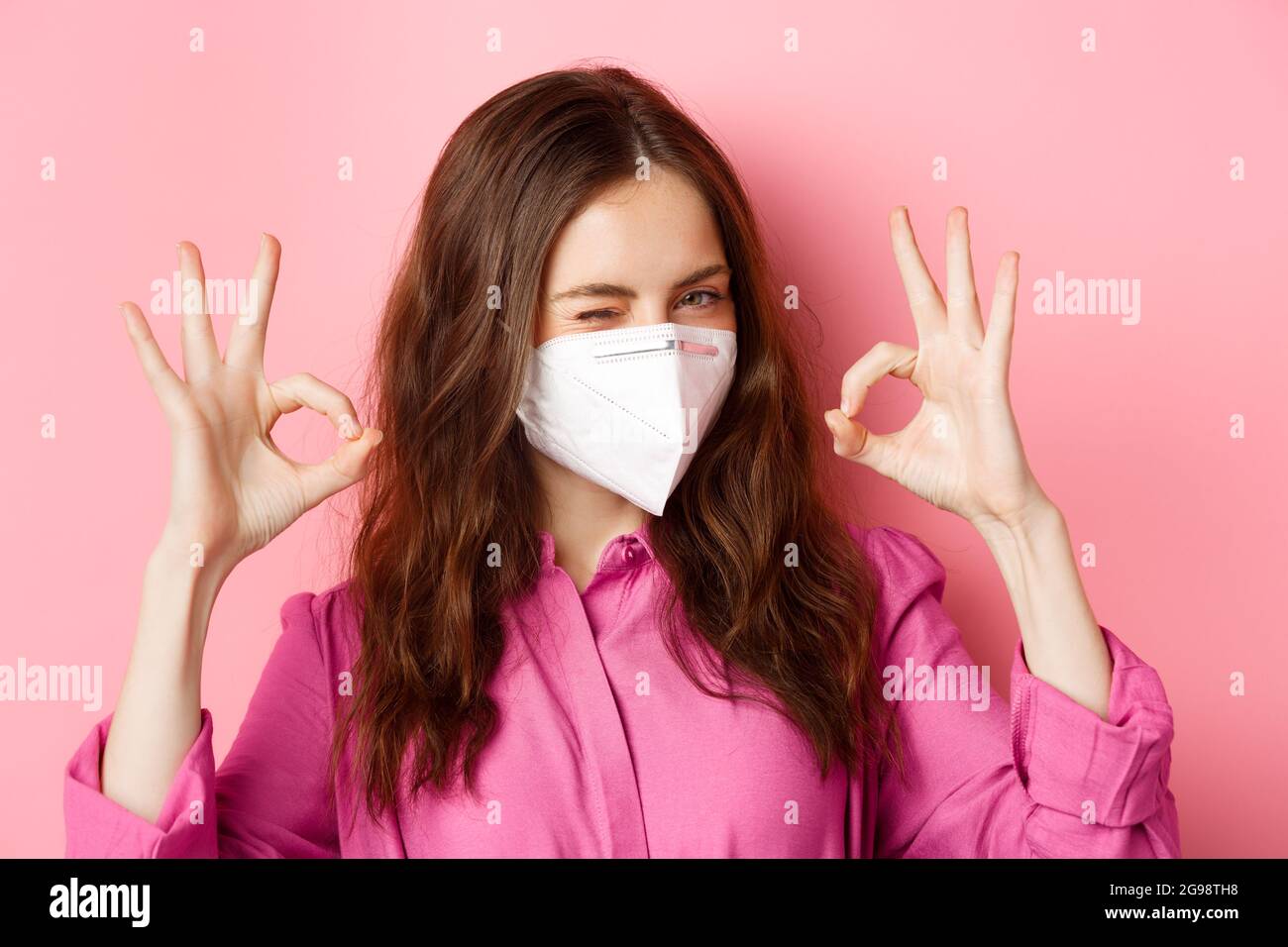 Coronavirus, preventive measures and health concept. Cheerful girl ...