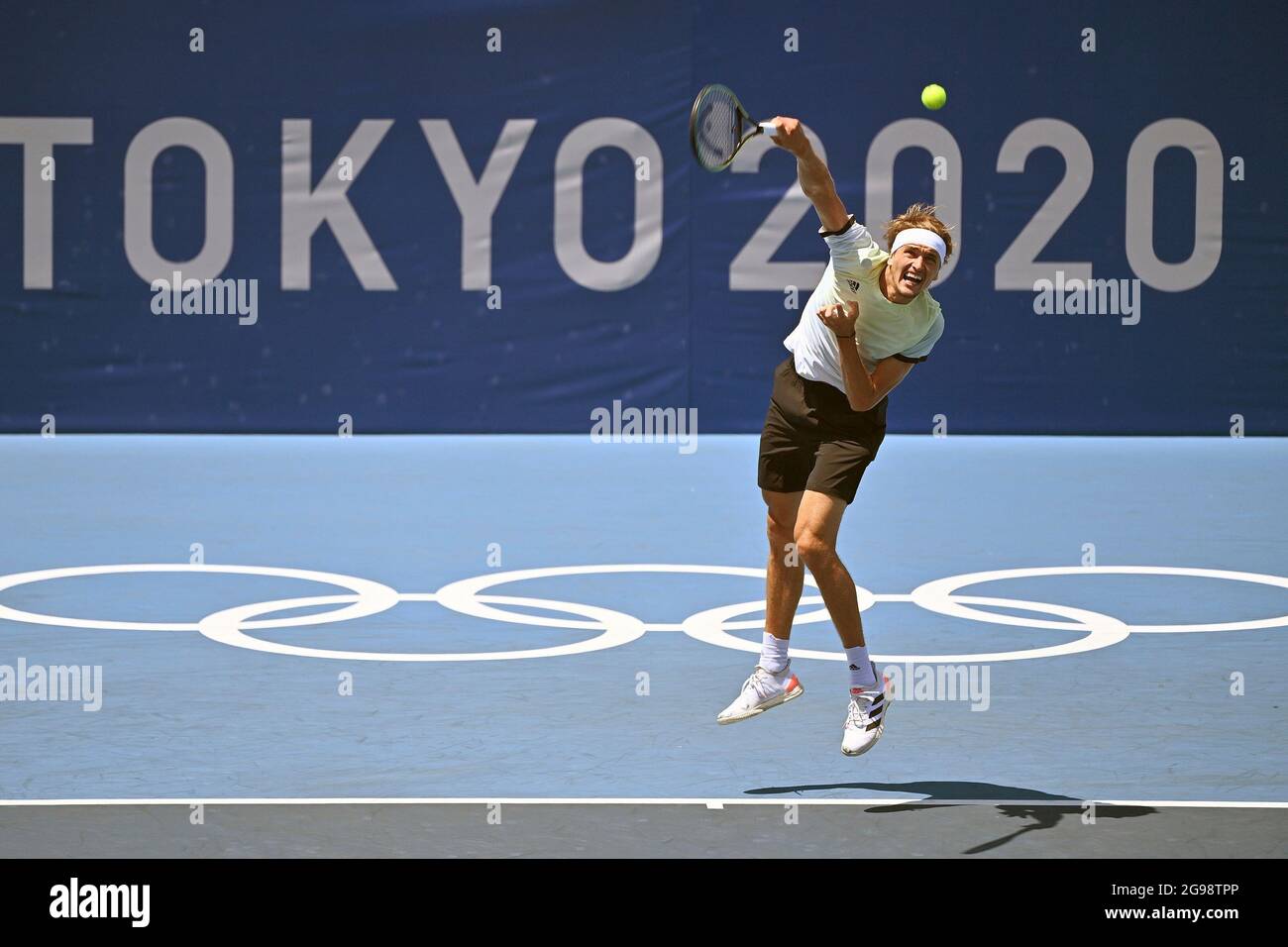 Alexander ZVEREV (GER), Olympic rings, logo Tokyo 2020, action, single ...