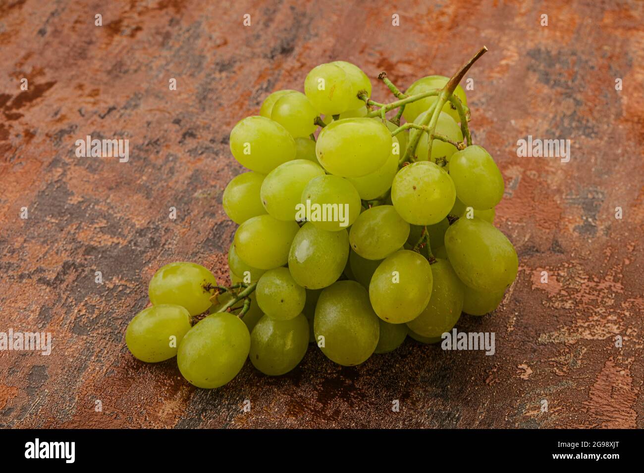 Sweet and tasty ripe green grape Stock Photo - Alamy