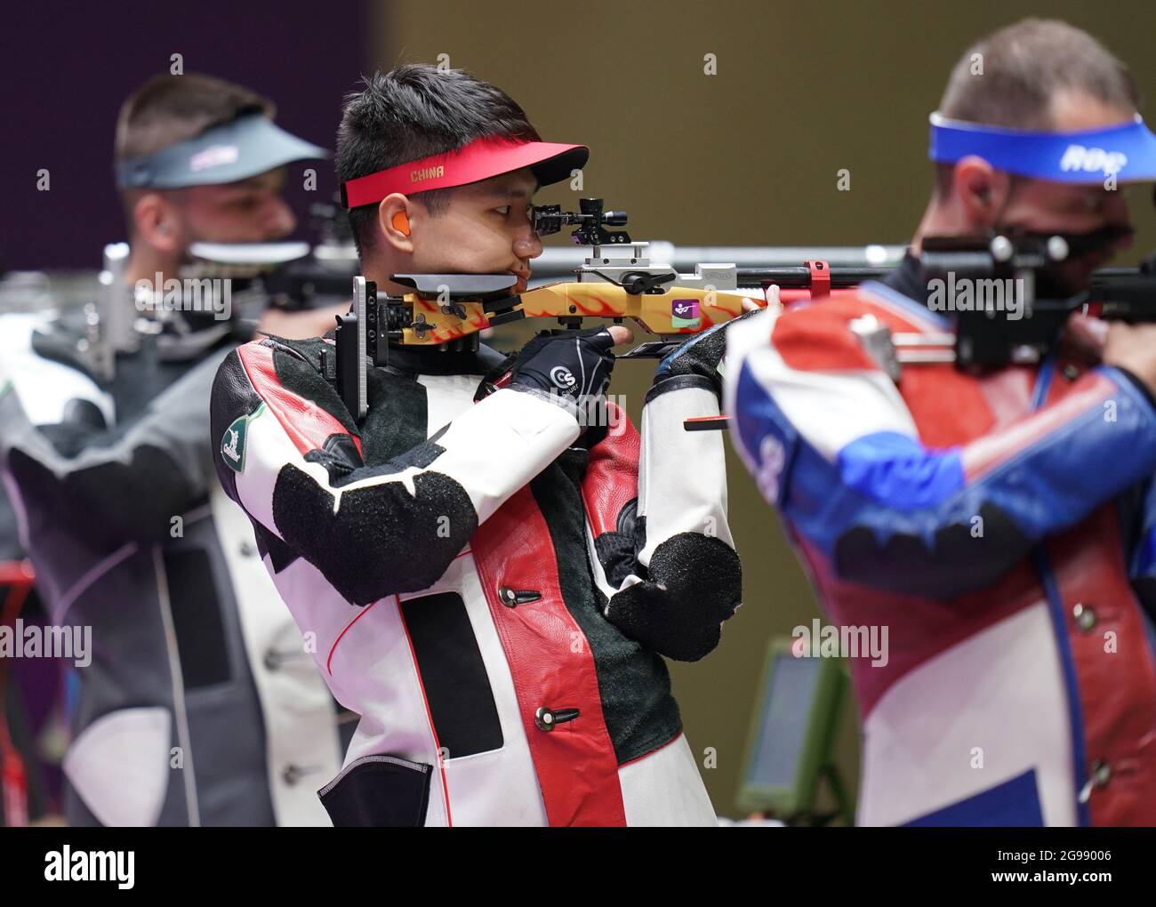 Tokyo, Japan. 25th July, 2021. Yang Haoran (C) of China competes during ...