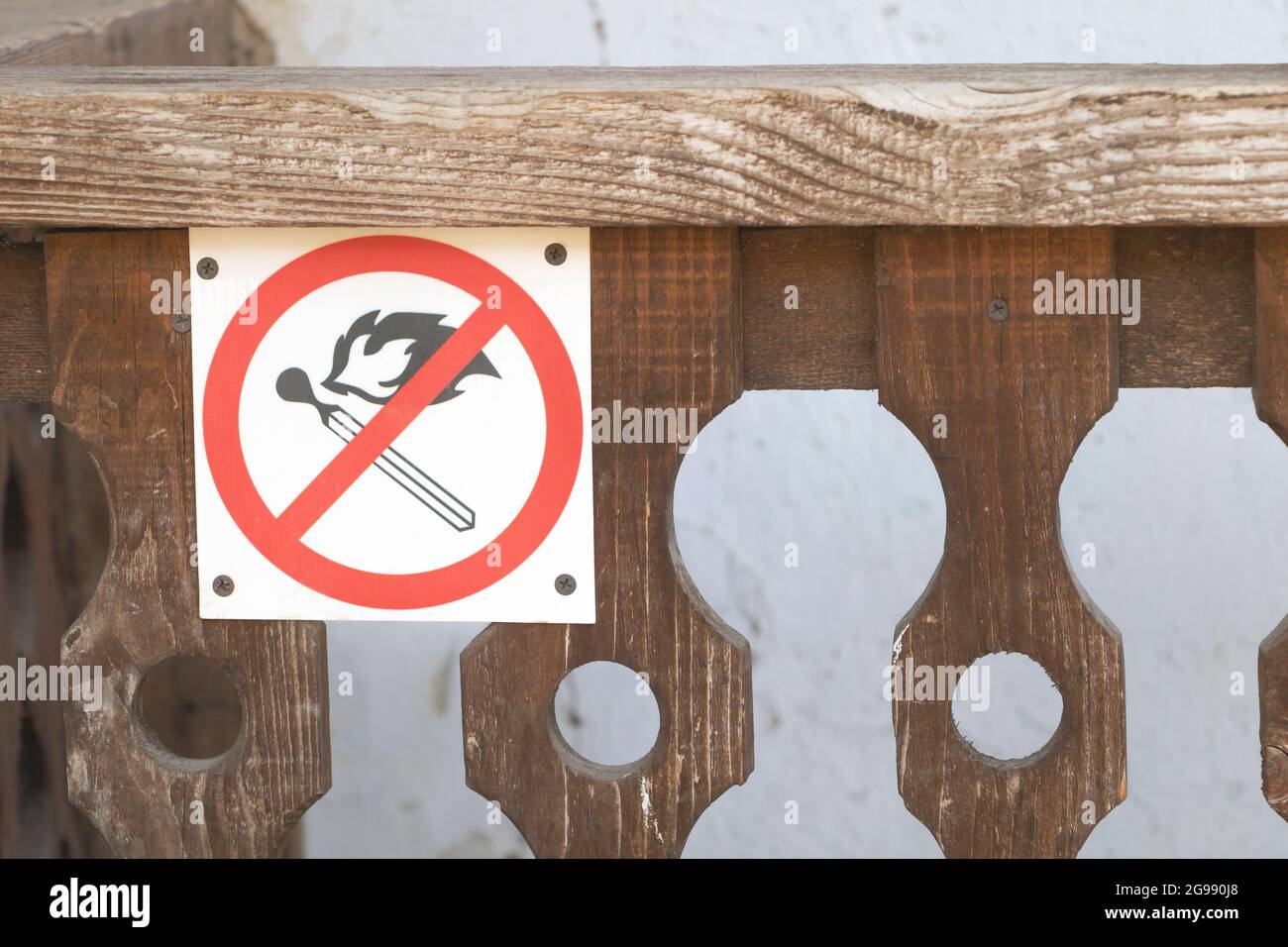 No burning - warning sign mounted on wooden wall - concept for ...