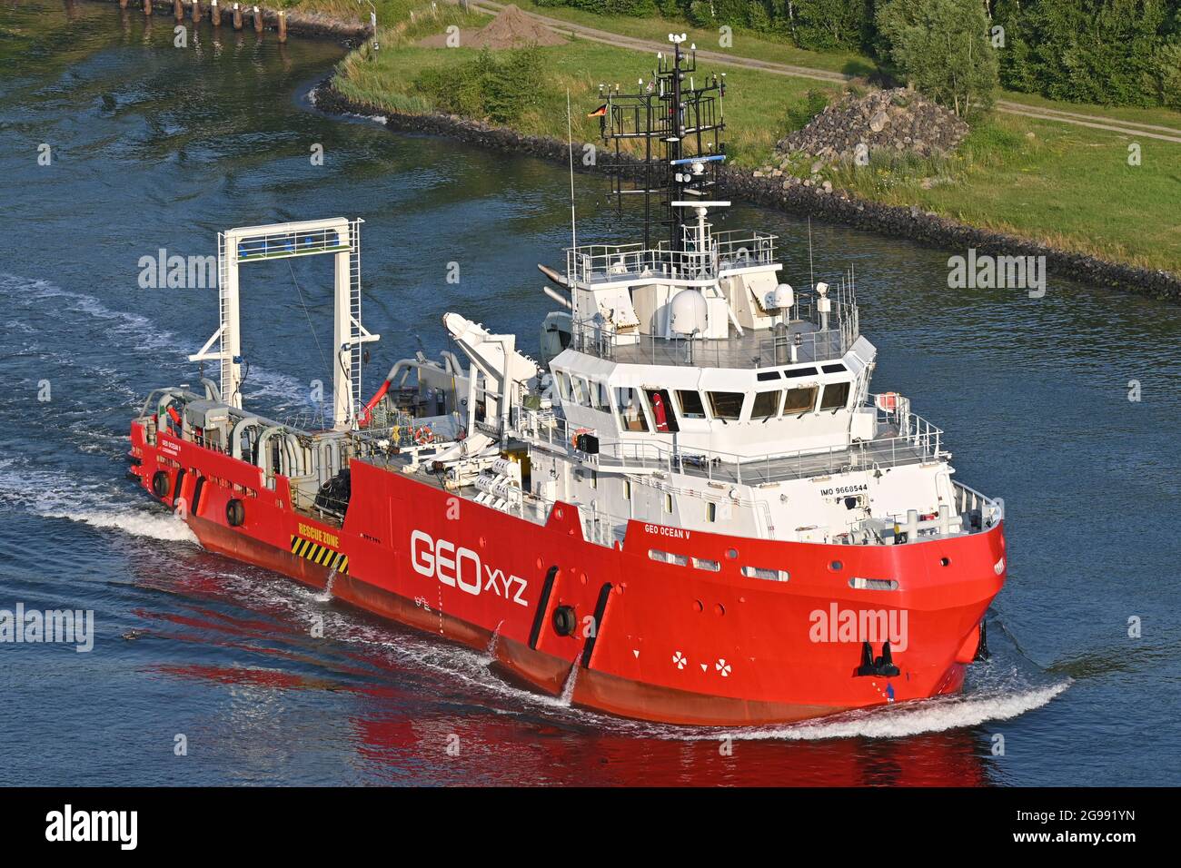 Research Vessel GEO OCEAN V passing the Kiel Canal Stock Photo - Alamy