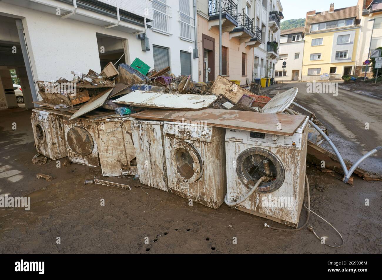 Bad Neuenahr Ahrweiler, Germany. 25th July, 2021. Destroyed washing ...