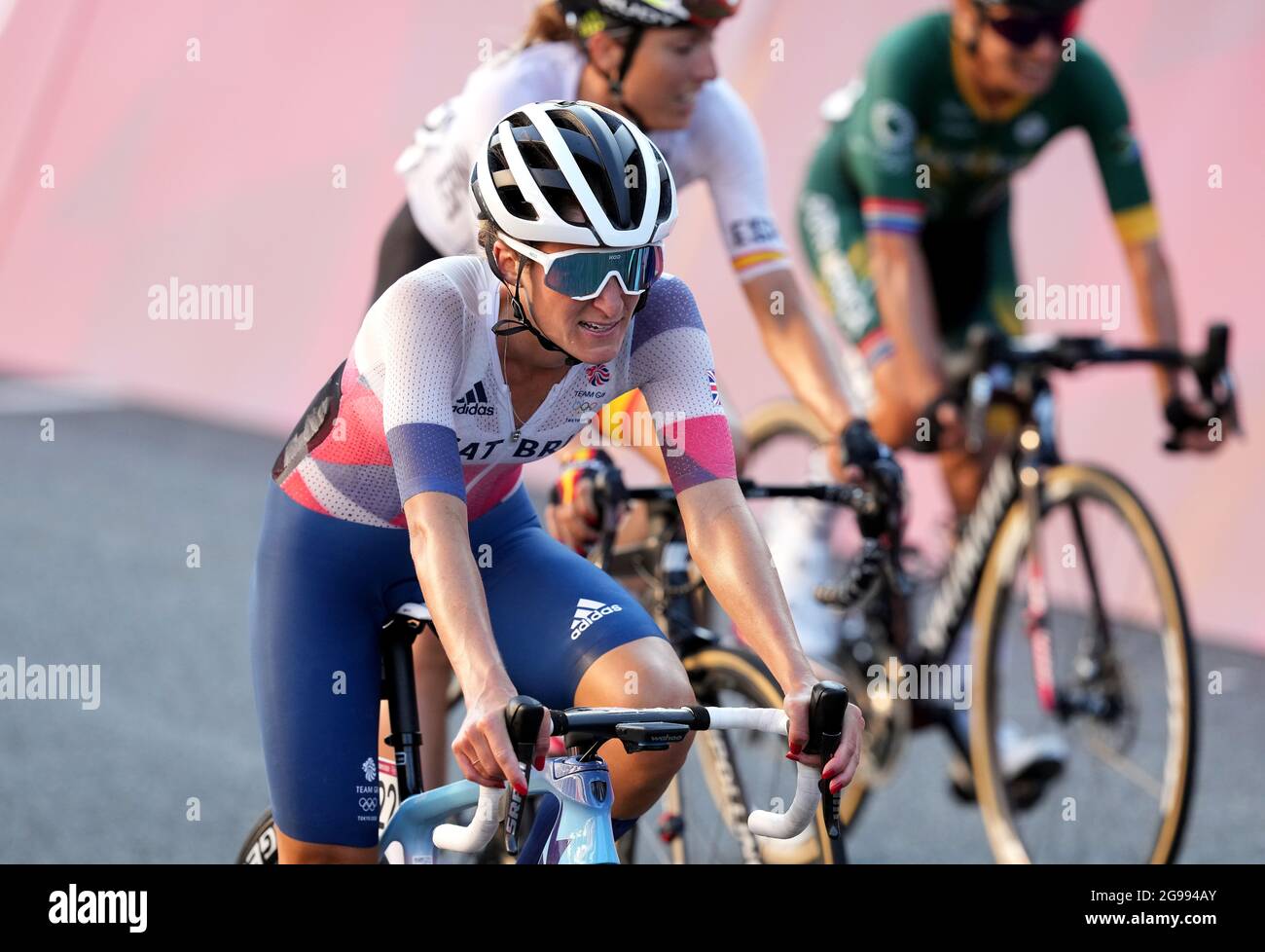 Great Britain's Elizabeth Deignan comes home in 11th place in the Women ...