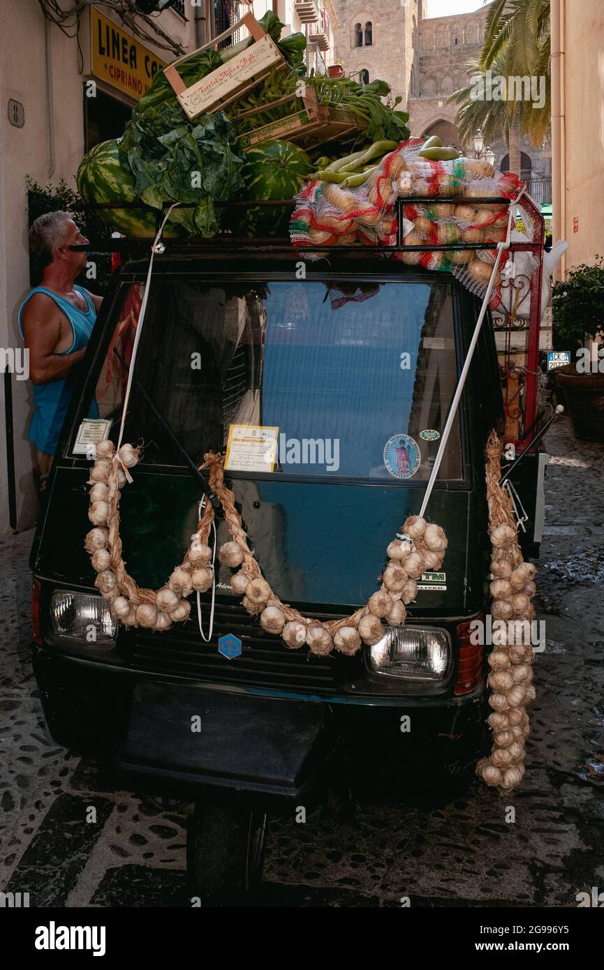 Sub micro van hi-res stock photography and images - Alamy