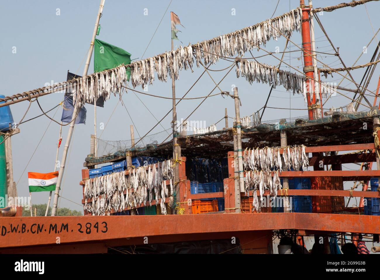 Commercial fishing bay of bengal hi-res stock photography and images ...