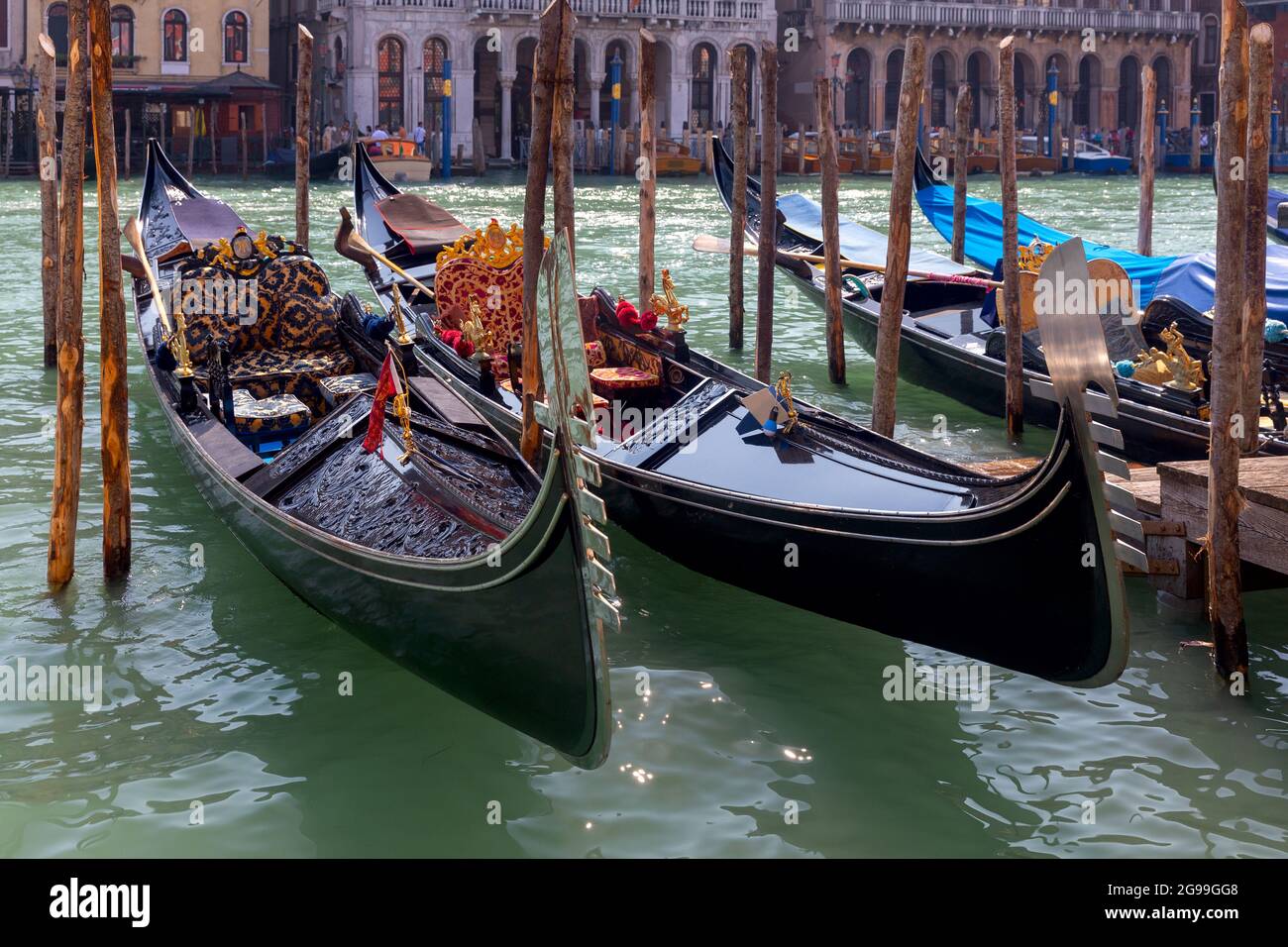 Traditional gondola boats hi-res stock photography and images - Alamy