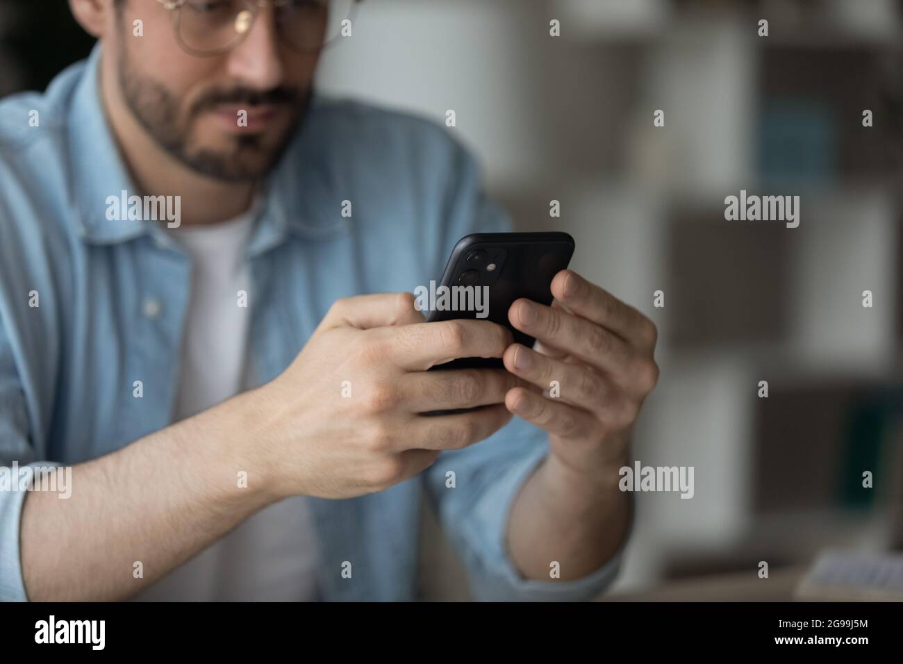 Sms concept serious business hi-res stock photography and images - Alamy