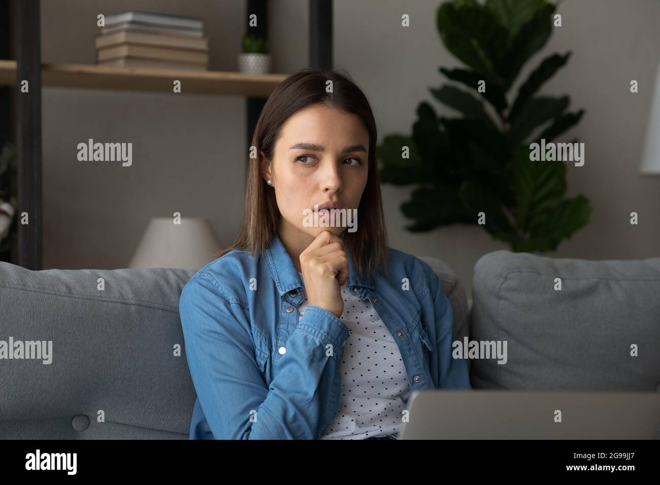 Deep thinking student hi-res stock photography and images - Alamy